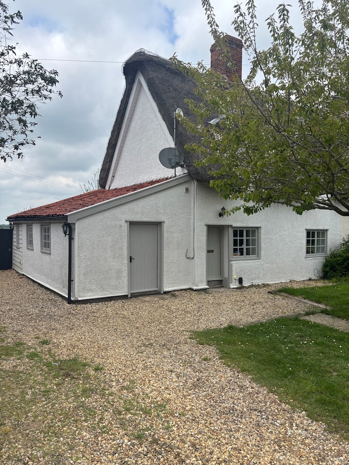 Cosy Countryside Cottage - Stanstead