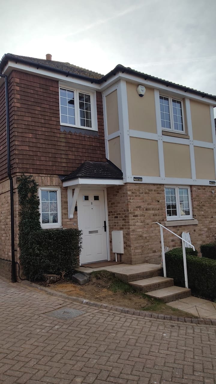 Anmer Close - Dorking