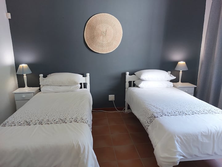 25 Vasco Da Gama Family Unit - Kenton-on-Sea