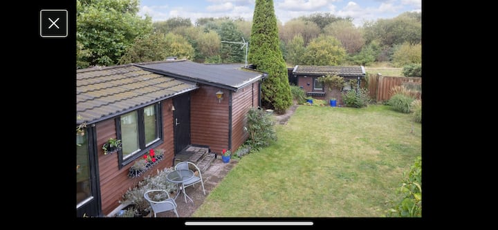 Fräsch Stuga Med Trädgård Mitt I Malmö - Malmö