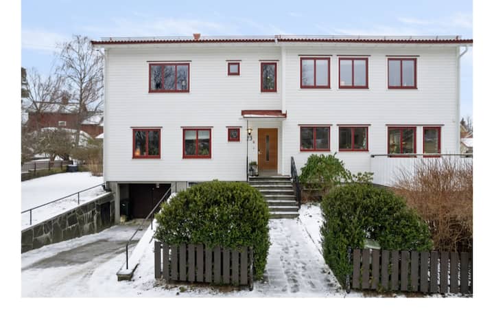 Villa För Stort Sällskap, Nära Bad, Stor Trädgård - Stockholm