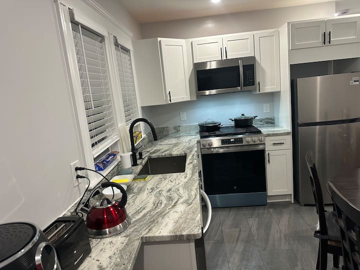 Newly Renovated 3 Bdrm Apt W/laundry - Everett, MA