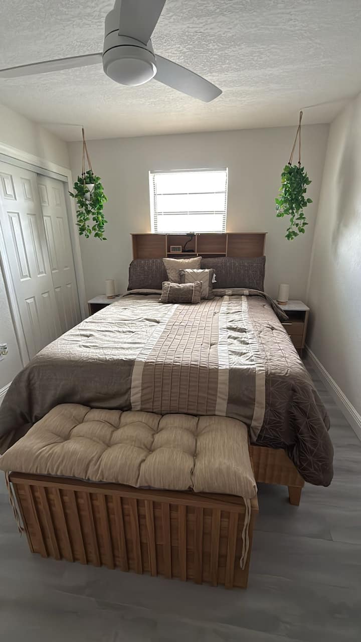 Hollywood Cozy Oak Suite - Dania Beach, FL