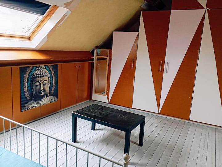 30m2 Chambre Au Grenier D'une Maison Familiale - Uccle