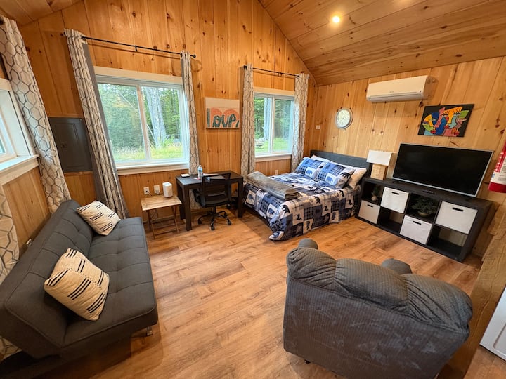 Cozy Mountain Cabin - 7 Minutes From Okemo! - Ludlow, VT