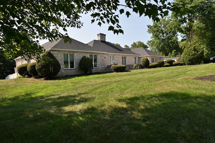 Farmhouse @ Hershey
Fire Pit, Outdoor & Indoor Fun - Hershey, PA