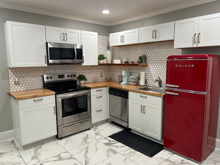 Elegant Upstairs Condo - Sumter, SC
