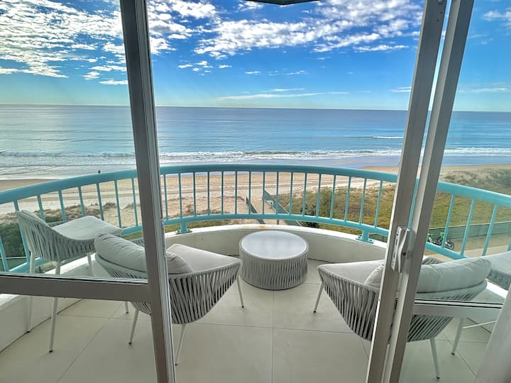Absolute Beachfront Genuine 4 Bed For 9 Guests. - Surfers Paradise