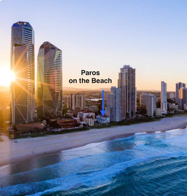 Absolute Beachfront Genuine 4 Bed Top Floor - Surfers Paradise