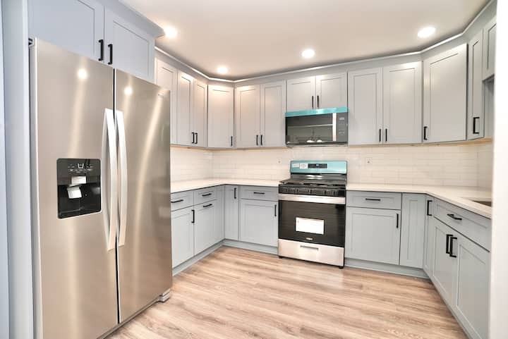 Bright Spacious Apt By The Park - Bayonne, NJ