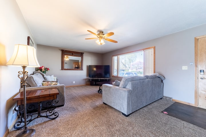 Large Groups, Family & Friends - Grand Island, NE