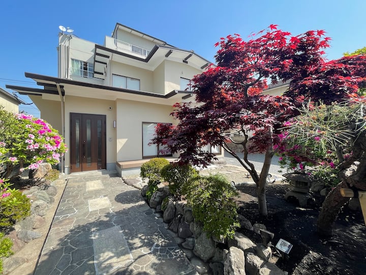 源泉かけ流し温泉&庭|一棟貸し和風Villa|別府駅近|無料駐車場|mokuran 木蘭 - 別府市