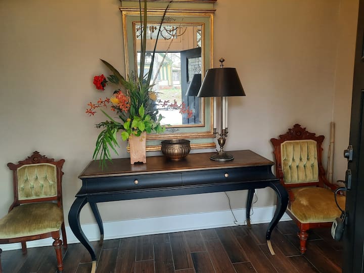 Charming Eclectic Bungalow - Little Rock, AR