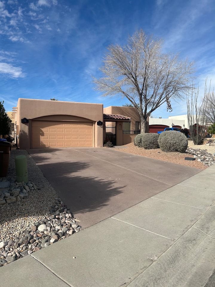 Comfortable Stay - Field of Dreams - Las Cruces