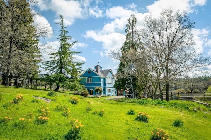 Cozy Farm Escape W/ Private Sauna & Friendly Goats - Californie