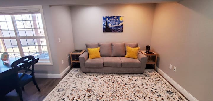 Modern 2br Home Suite: Private Gym & Media Lounge - Helena, MT