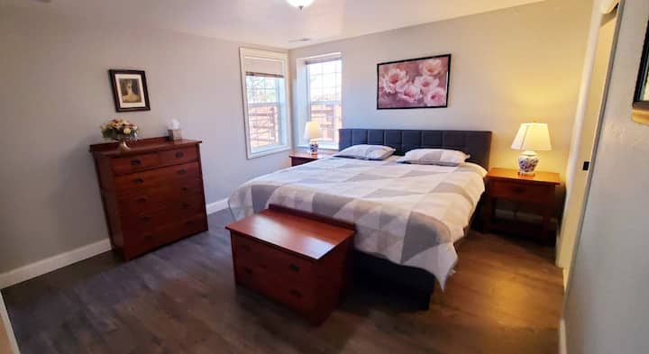 Modern 2br Home Suite: Private Gym & Media Lounge - Helena, MT