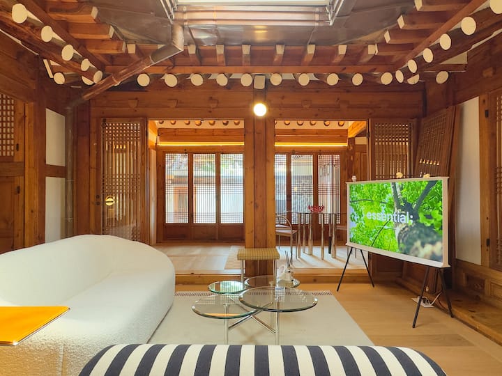 Serene Renovated Hanok | 4br Near Bukchon Center - Seúl
