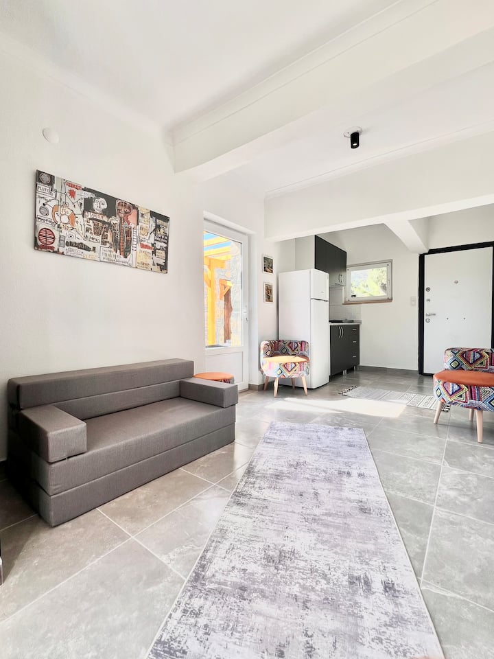 Denize 200metre Bahçeli Ve Mutfaklı 1+1 /Jardin - Mesudiye