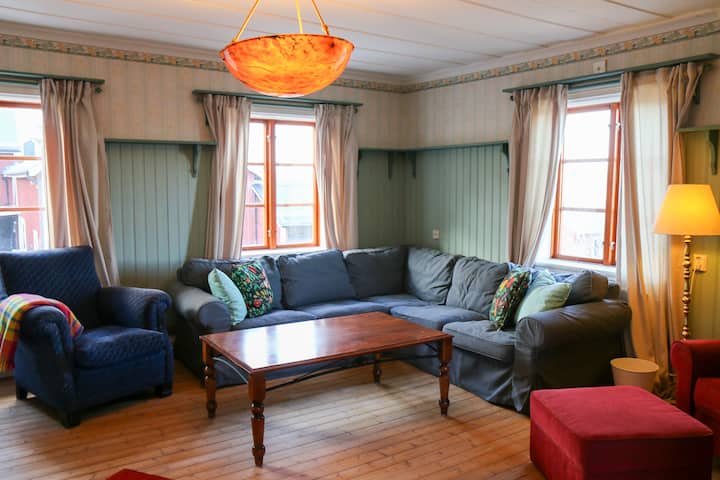 Vinteridyll Med Sjöutsikt - Stort Och Mysigt Hus. - Sweden