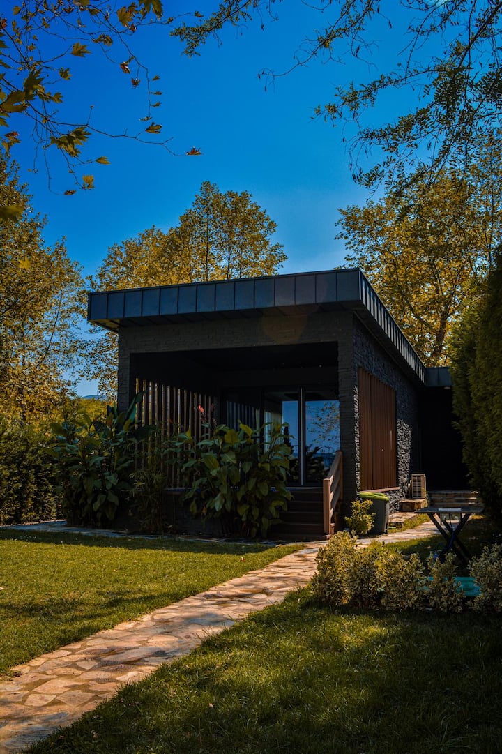 Kalimeras Suit Ev – Lakeside Serenity - Turkey