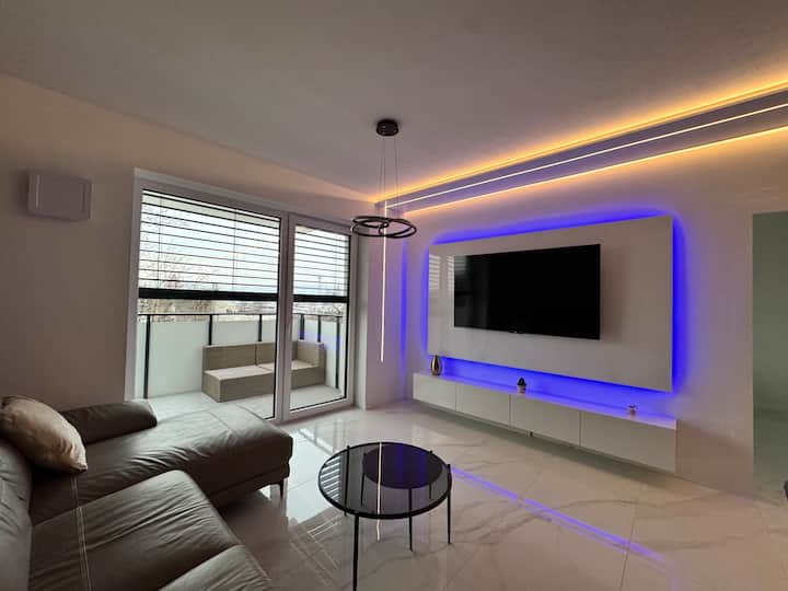 Royal Castle View Suite > Free Private Parking - Trenčín