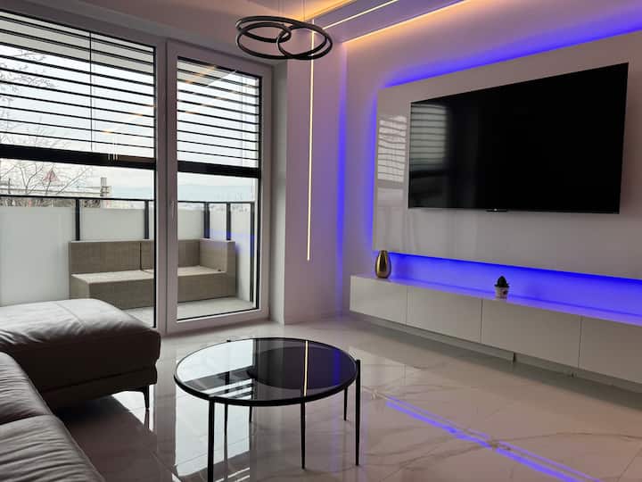 Royal Castle View Suite > Free Private Parking - Trenčín