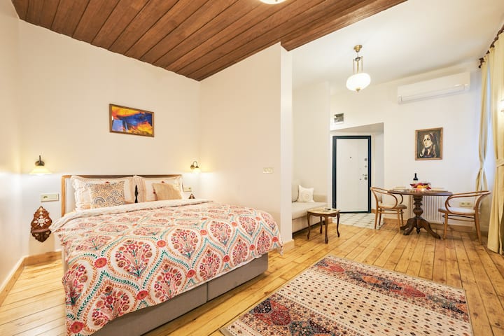 A Night In Pera - Charming Studio - Turkey