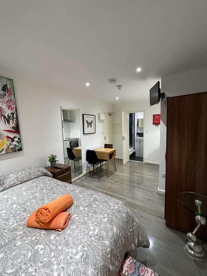Simple Studio Flat Easy Living - Cricklewood - London