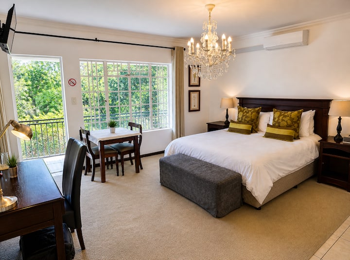 Sandton Luxe Suite 5 - Sandton