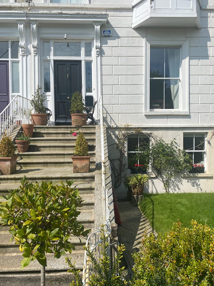 Garden Room With King-size Bed By The Sea - 던리어리