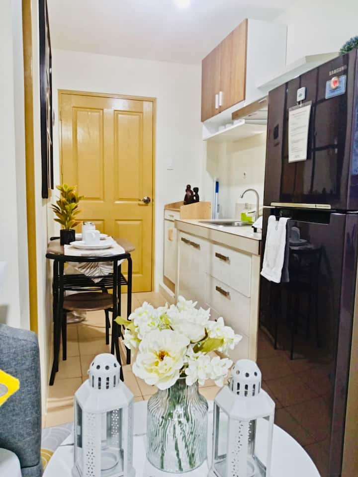 Norman Condominium Unit Rental (The Great Seaview) - Dumaguete