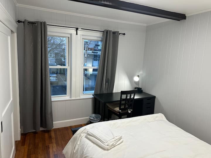 Room C/new Apt With Laundry - Somerville, MA
