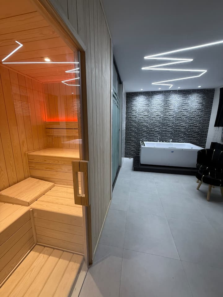 Magnifique F2 Avec Jacuzzi & Sauna - Skikda