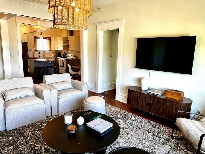 3 Bedroom Downtown/beach And Views In Tc - Traverse City, MI