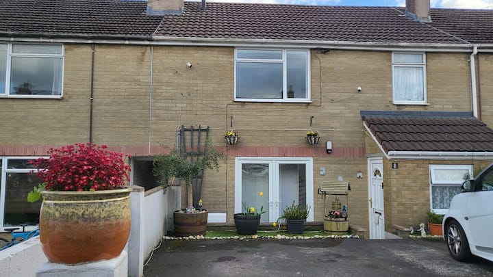 Bright Bedroom In Peasedown. - Bath