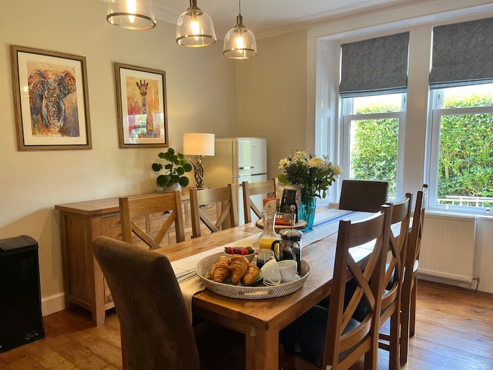 Hildon

Spacious Townhouse In Vibrant Village - Kelso