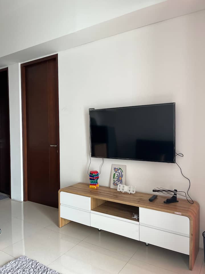 2brcity View+pool Access | Central Surabaya (5pax) - Surabaya