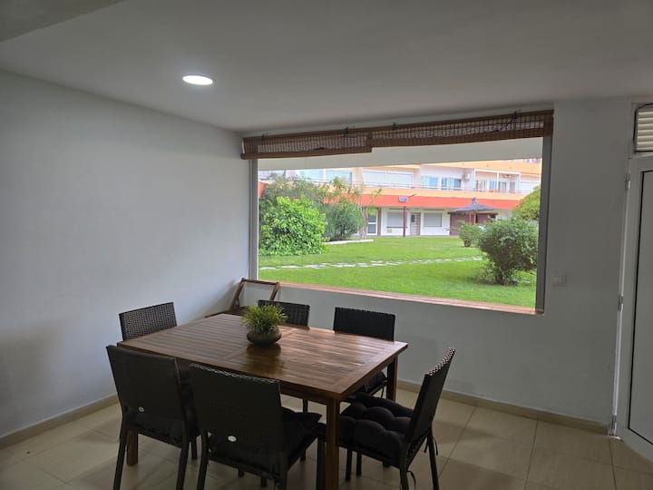 Bonito Piso Con Piscina Compartido , - Roses