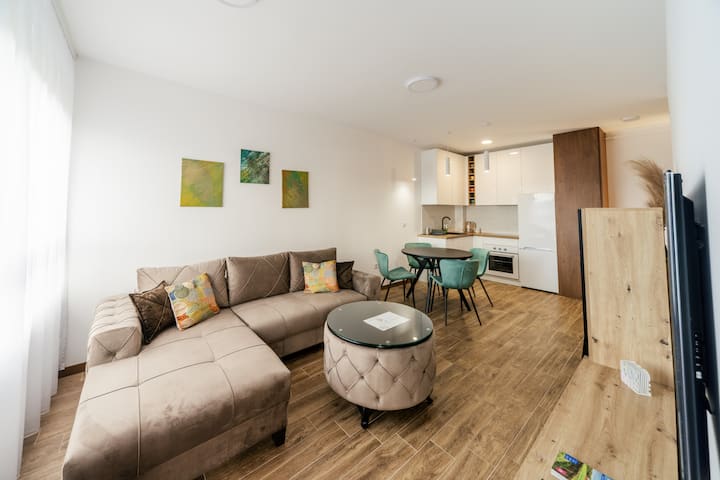 Harizma Apartmani - Lena - Kragujevac