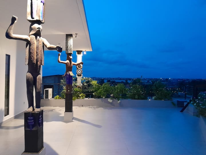 The Dahomey - Residence & Art Retreat - King Room - Cotonou