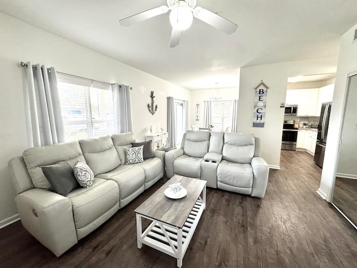 Paradise Beach Escape - Gulf Shores, AL