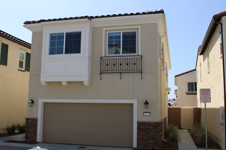 Gated Luxury 3 Bed Near Ont, Fairplex, Rancho - 랜초쿠카몽가
