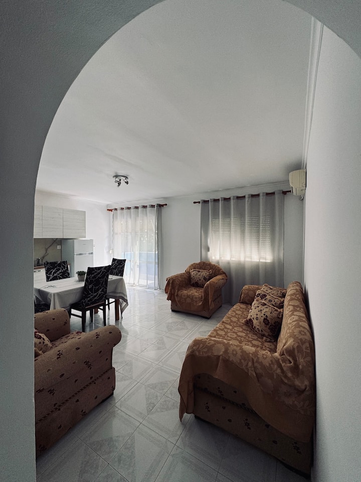 Chimaera Guest House - Himarë