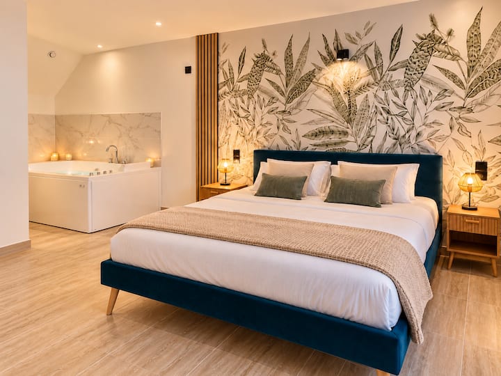 Suite Jacuzzi Privatif & Home Cinéma  Grasse - Grasse