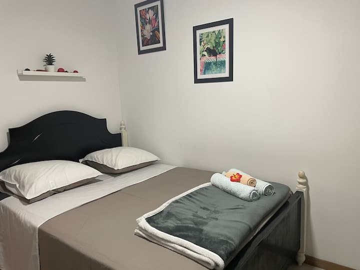 Maison : Location Chambre Ii - Rez De Chaussée - Saint-Benoît