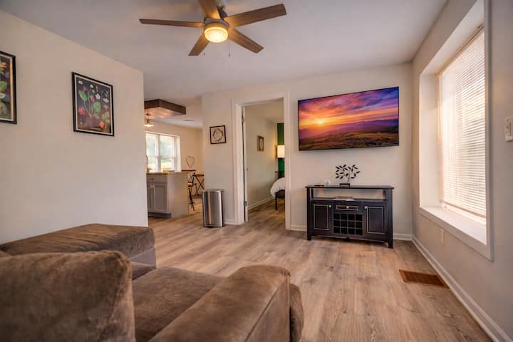 Creekside East 1br: State Park, Hot Tub, 3 Acres - Springfield, OH