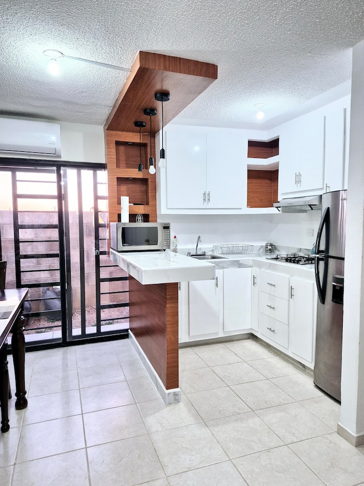 Casa Acacia Blanca(se Factura) - Nogales, Mexico