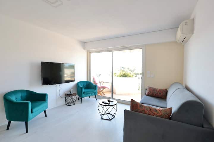 Baies De Juan: Apt 4 Prs, Piscine, Clim - Antibes