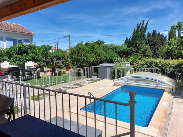 Joli T2, Piscine, Proche Avignon - Roquemaure